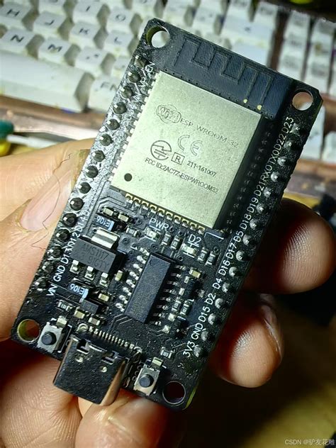 【花雕学编程】arduino动手做（249） Esp32 128寸 Tft Gc9a01屏幕之随机彩色字母流星雨 Csdn博客