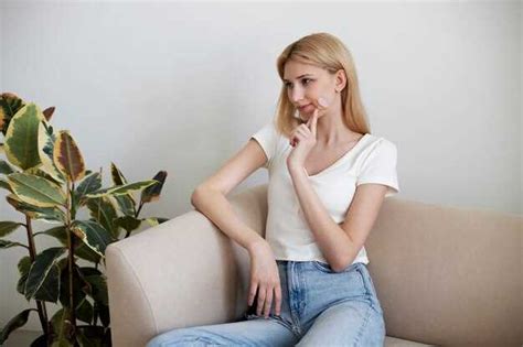 Белые выделения у женщин повод задуматься