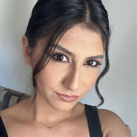 Tatiana Tatiana Nader • Threads Say More