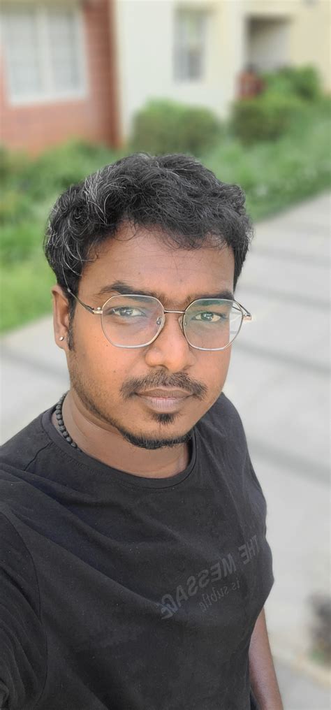 about raj mohan medium