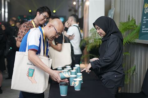 Shell Cafe Launched In Malaysia 80 Outlets By Year End Further