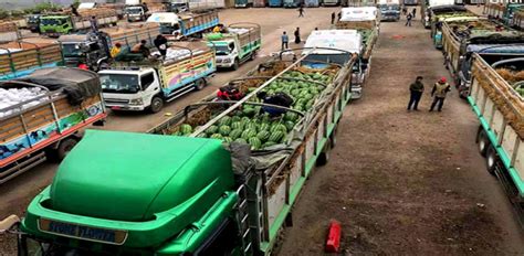 ကျင်စန်းကျော့ဂိတ်မှ တစ်ရက်လျှင် ဖရဲနှင့် သခွားအပါအဝင် လယ်ယာထွက်ကုန် တင်ဆောင်သည့် ယာဉ်အစီးရေ ၁၃ဝ