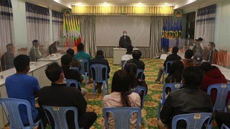 ဟားခါးမြို့ရှိ လုပ်ငန်းရှင်များအား ပြည်နယ်စီမံအုပ်ချုပ်ရေး ကောင