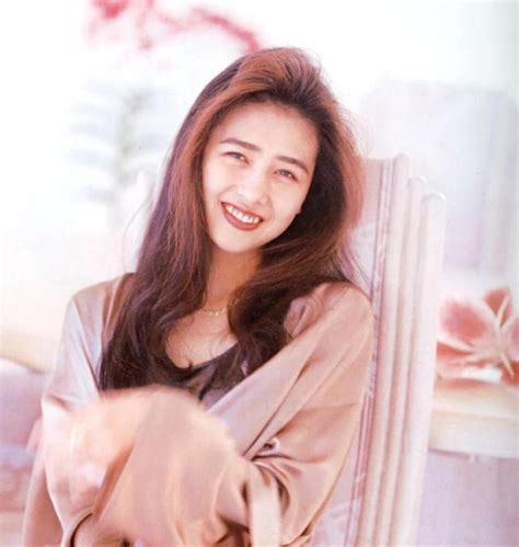 工藤静香年轻时一组海边写真，身材真的是一级棒，俘获男神妥妥的都能