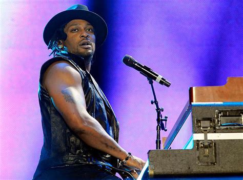 Celebrities Pay Tribute To Neo Soul Pioneer Dangelo Dead At 51