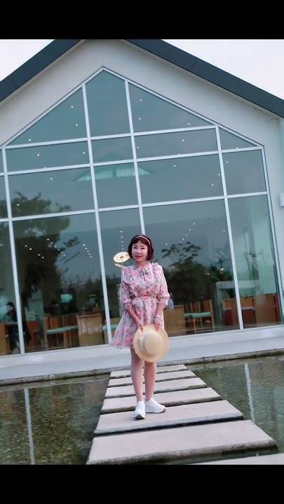 핑크뮬리오늘여기어때 카페신시도휴양림군산부안 식불산1년전 추억여행오늘은 2024년 10월5일 금요일 Youtube