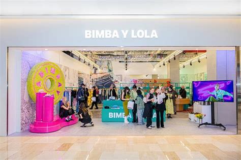 패션엔 빔바이롤라 현아와 함께 롯데월드몰 팝업스토어 오픈