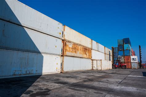 컨테이너화물 항구의 적층 비즈니스 물류 수입 수출 배송 개념입니다 0명에 대한 스톡 사진 및 기타 이미지 0명 건설 기계류 건설 산업 Istock