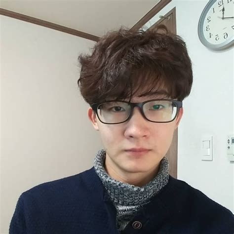 막걸리 반 잔만 걸칠려고 했지만 자꾸 한 병 다 마시라고 유혹하는데 어쩌죠