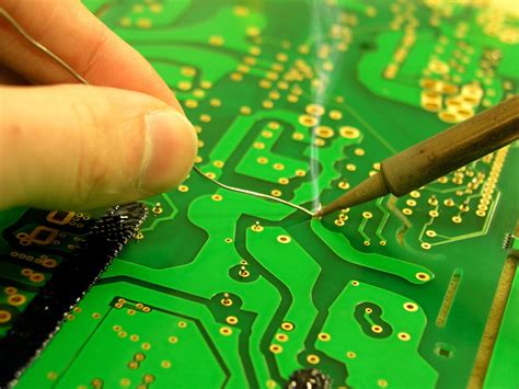 Choosing A Soldering Microscope For Electronics Repairs — Au