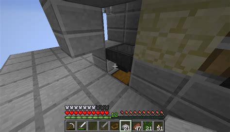 minecraft java edition why doesn t my hopper deposit items in the box