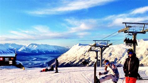 Photos Skiers Elyse Saugstad And Cody Townsend