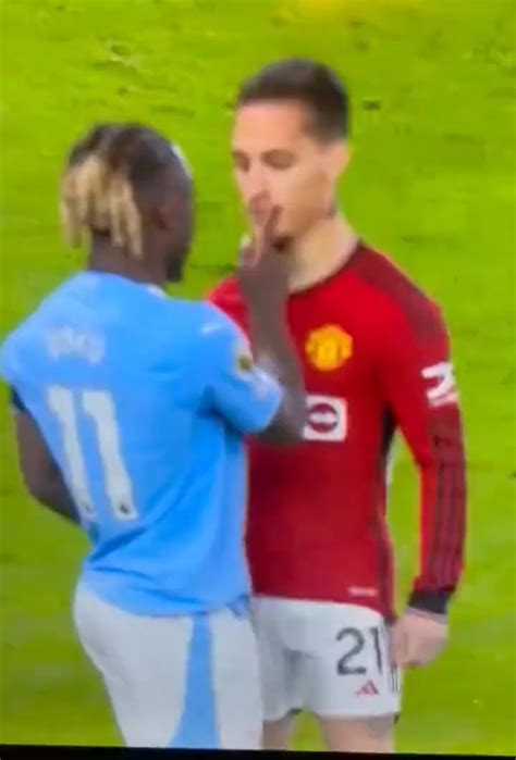 Antony Thought Doku Was His Gf R Soccercirclejerk