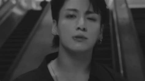 جونگکوک با کالوین کلاین نماشا