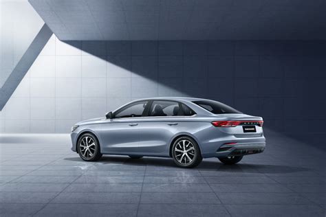 GEELY Emgrand 2025 - фото в новом кузове: салон, вид снаружи, багажник