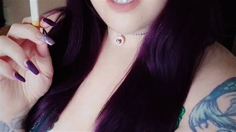 Manipulative Curvy Goddess Teases While Smoking Atharisthegod Clips4sale