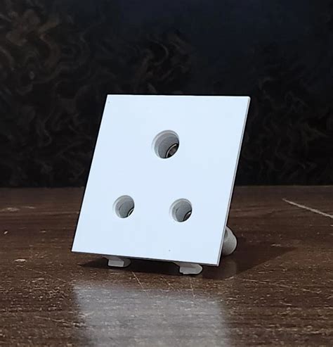 6 A White 3 Pin Socket At ₹ 20 Piece In Morbi Id 2850450181062