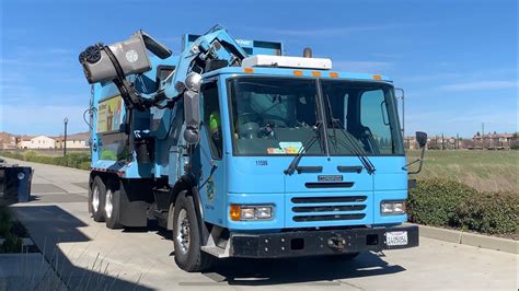 American Lafrance Condor • Wayne Curbtender Garbage Truck Youtube