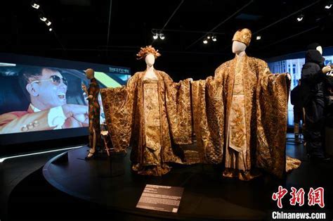 周星驰等电影服装亮相香港电影美术及服装造型展 搜狐大视野 搜狐新闻
