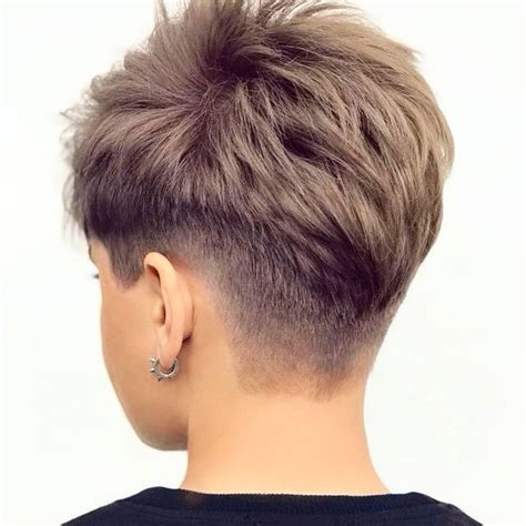 44 Idées De Coupes Courtes Pour Femme Moderne Short Hair Pixie Cuts Short Hair Styles Pixie
