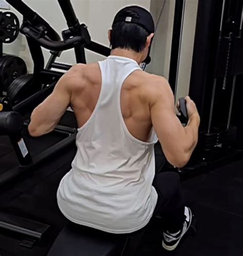 “어쩐지 액션 잘하더라” 정해인 쩍쩍 갈라진 성난 등근육 “몸까지 좋으면 반칙”