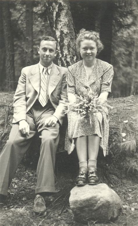 32 Lovely Vintage Photographs Of Couples From The 1930s ~ Vintage Everyday