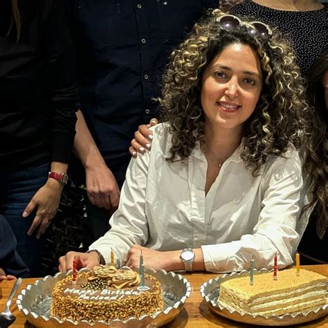 ‎parizad Nobakht پریزاد نوبخت‎ ‎my Maid Of Honour Days 😉 در حال انجام