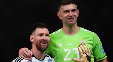 Leo Messi Felicitó Al Dibu Martínez Y Al Resto De Los Argentinos