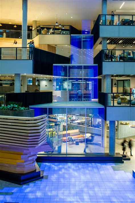 Gensler And Rkd Architects Create Digital Waterfall For Microsoft