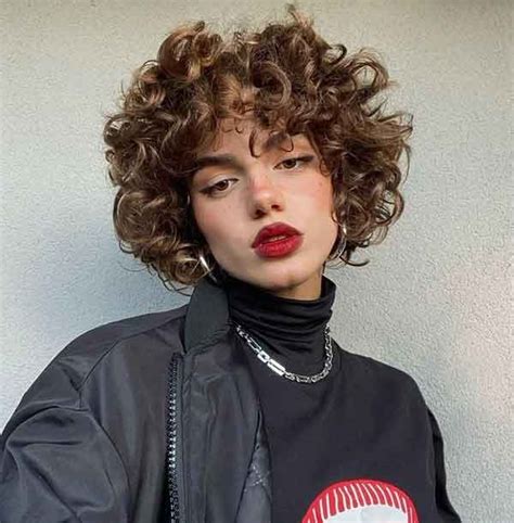 مدل مو دخترانه کوتاه تیکه ای زیبا و دلبرونه 1403 تا گردن چلوگوشت