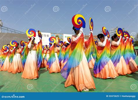 Korea Dance Editorial Image Image Of Celebration Performance 32473625