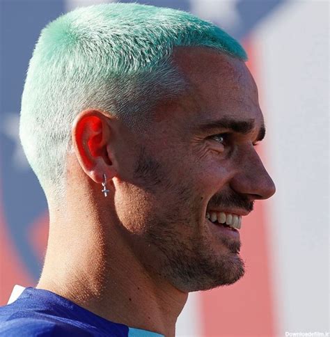 عکس گریزمن با موی صورتی