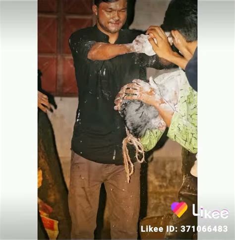 যখন বাজে ১২ টা তখন বাজে আমার ১২টা Youtube