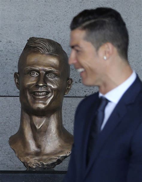 Sculptor Of That Widely Mocked Ronaldo Bust Compares Himself To Jesus