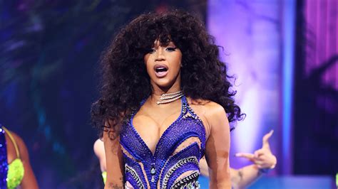 Cardi B Says She Dont Play After Seemingly Getting Into An