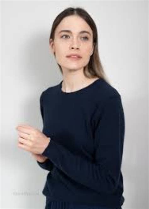 Светр темно синього кольору зі 100 кашеміру — ціна 238 грн у каталозі Светри Купити жіночі