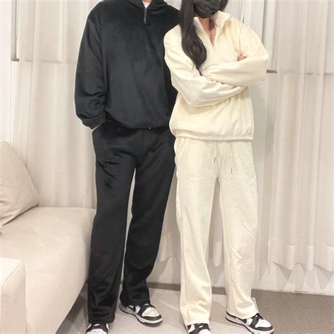 세트가격2사이즈 가성비 곰돌이 커플 반집업 후리스 기모 골덴 커플 트레이닝 세트 가을 겨울 커플 세트 맨투맨 아노락 밴딩 빅사이즈 겨울 츄리닝 와이드 조거 팬츠 남녀공용