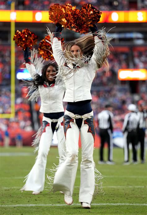 Denver Broncos Cheerleader Si Swimsuit Model Berkleigh Wright In Images