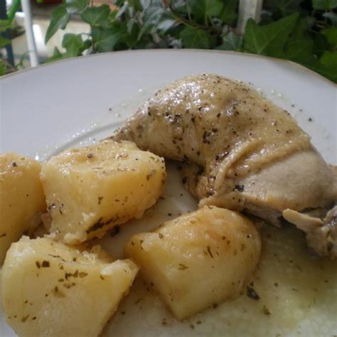 Kotopoulo Lemonato Greek Chicken With Lemony Potatoes Kopiasteto