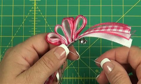 How To Make A Loopy Bow CRAFT