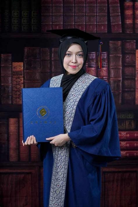 Konvokesyenke28 Unimasgraduate Softwareengineer Classof2024 Asyura Sofian