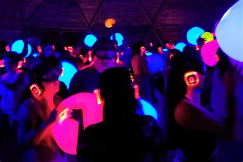 Sensorama The Experience That Turns Off Your Eyesight And Sharpens