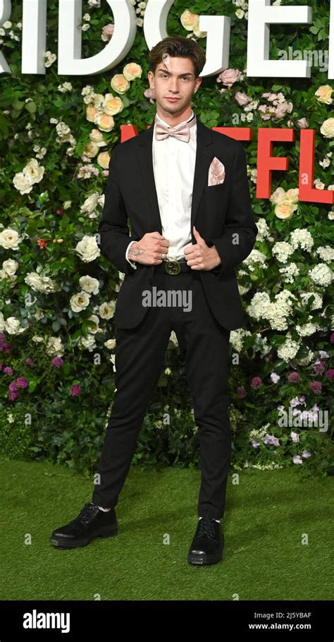 Photo Must Be Credited ©alpha Press 079965 22032022 Sebbyjon Bridgerton Season Two 2 Premiere