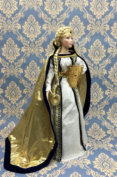 Pin Di Mary Su Dolls Vestiti Per Bambole Vestiti Bambole