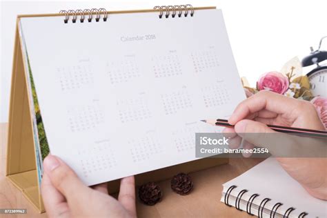 비즈니스 데스크 사무실에 일정 플래너 회의입니다 조직 관리 개념을 생각나 게 합니다 교육에 대한 스톡 사진 및 기타 이미지 교육 기업 재무와 산업 다이어리 Istock