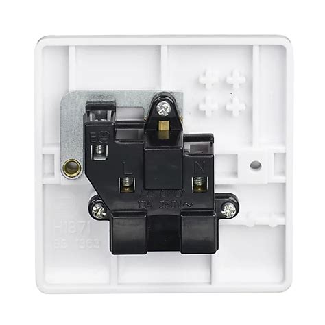 Lap White Single 13a Unswitched Socket With Colour Matched Inserts