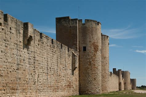 Visiter Les Remparts Daigues Mortes Location Nature