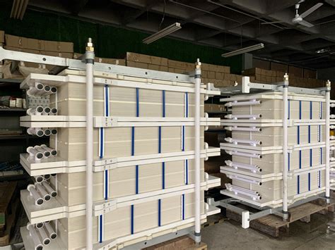 请登录后台后到seo选项里设置网页标题