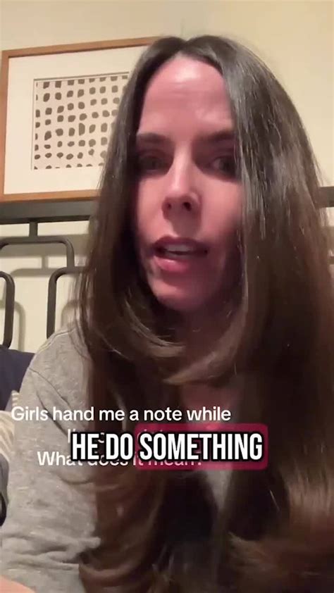 Stranger Hands Woman On A Date A Note With Six Chilling Words Daily
