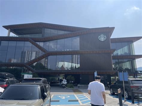 남한강뷰 보면서 힐링하는 드라이브스루 리저브 매장양평 스타벅스 더양평dtr점 방문후기 Ft 만원당 1시간 주차무료 한국 최대 규모 스타벅스 세계 최대 규모 시카고